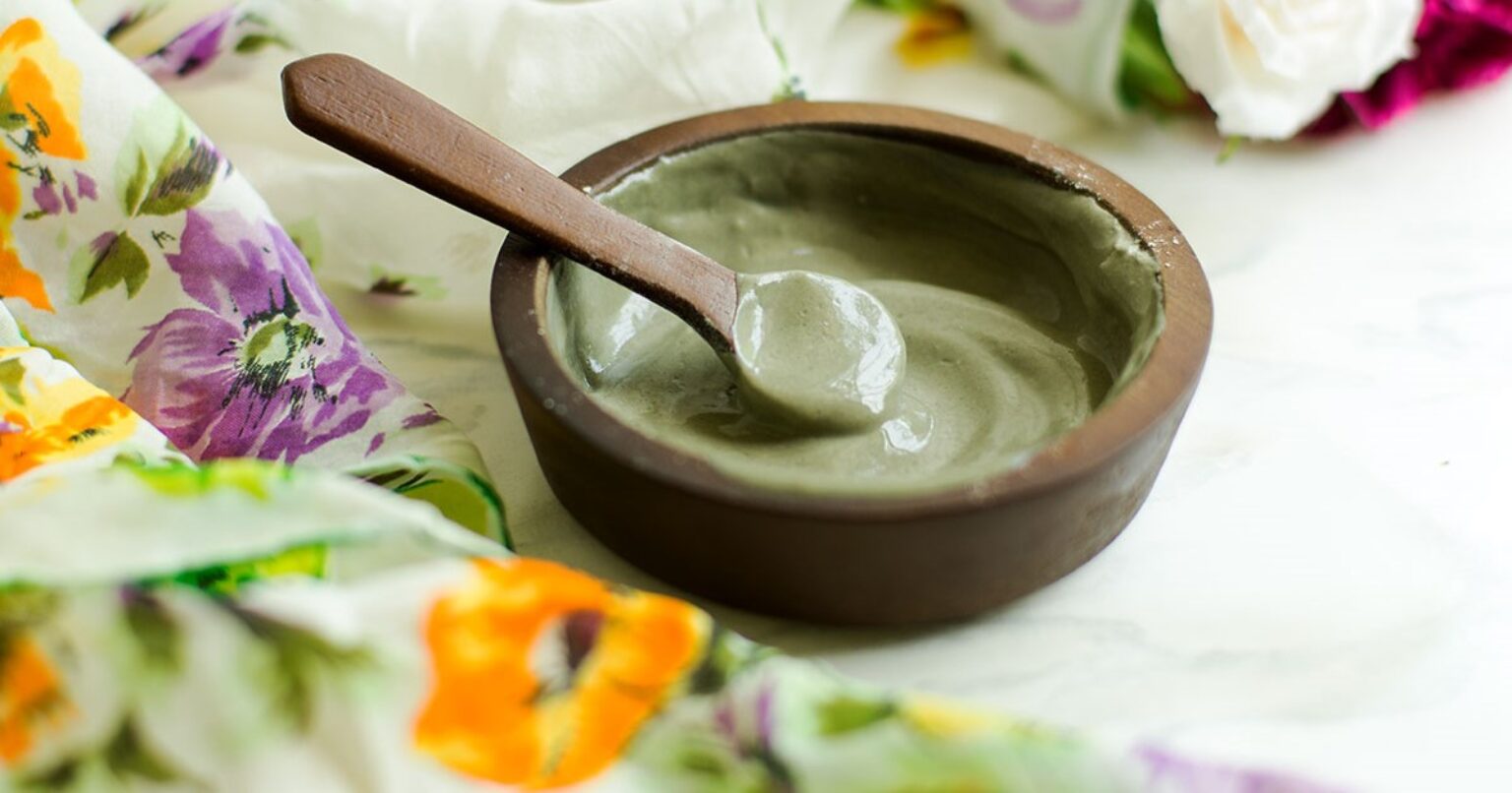 The Ultimate Guide to Clean Nose Pores with Clay Masks